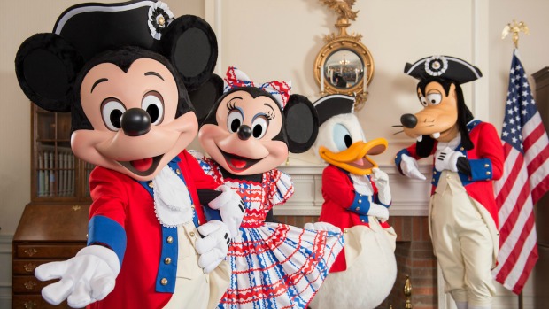 Patriotic-Mickey-Minnie-Goofy-Donald - SiDisney
